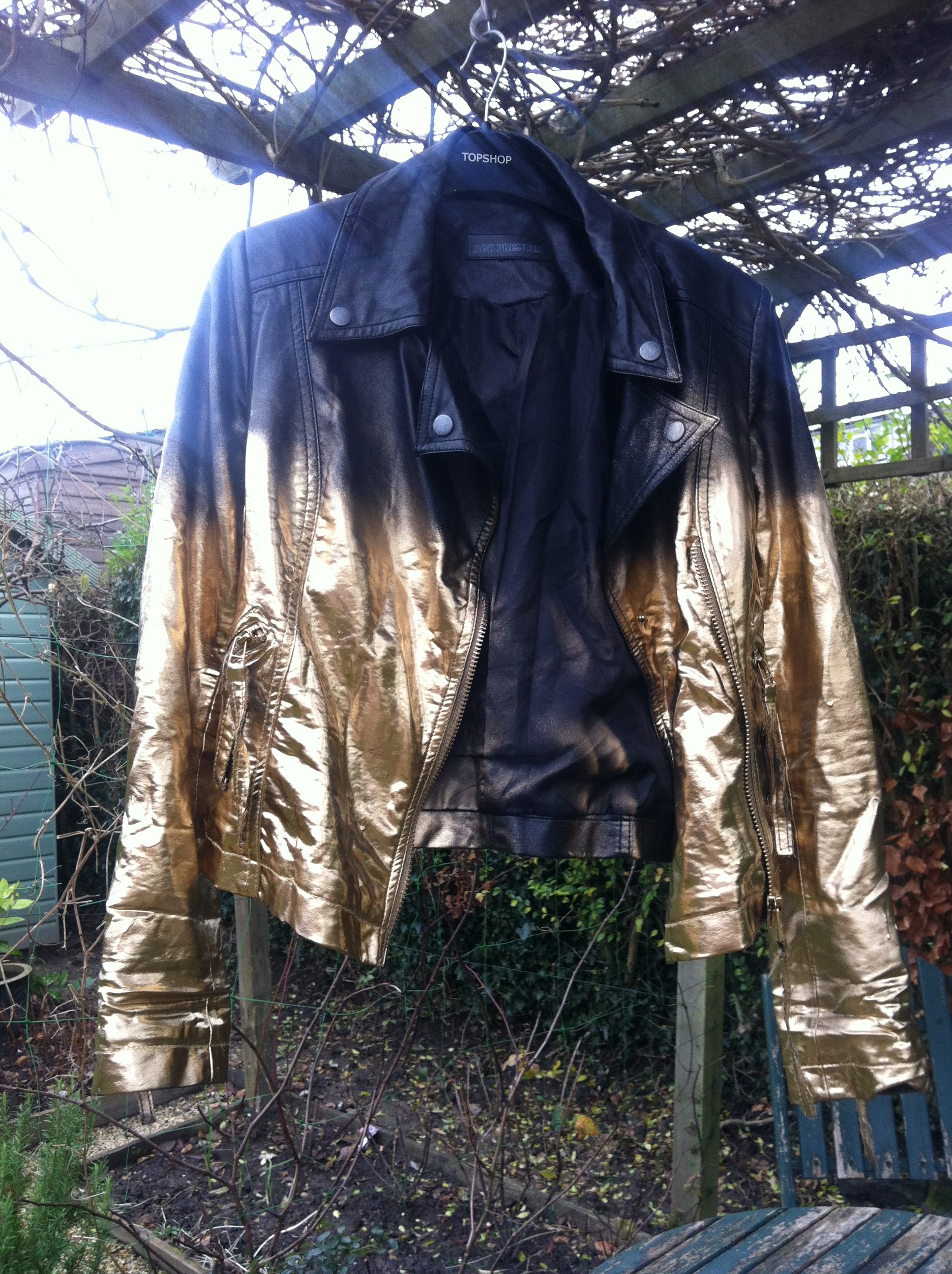 DIY Project #1: Gold and black leather jacket | ameliaflorencesimmons